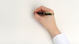 How to Use Bullet Points In Your Writing (With Bullet Point Maker ...